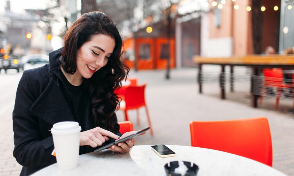 How to Manage Money in Your 20s - Wealth Wise Report